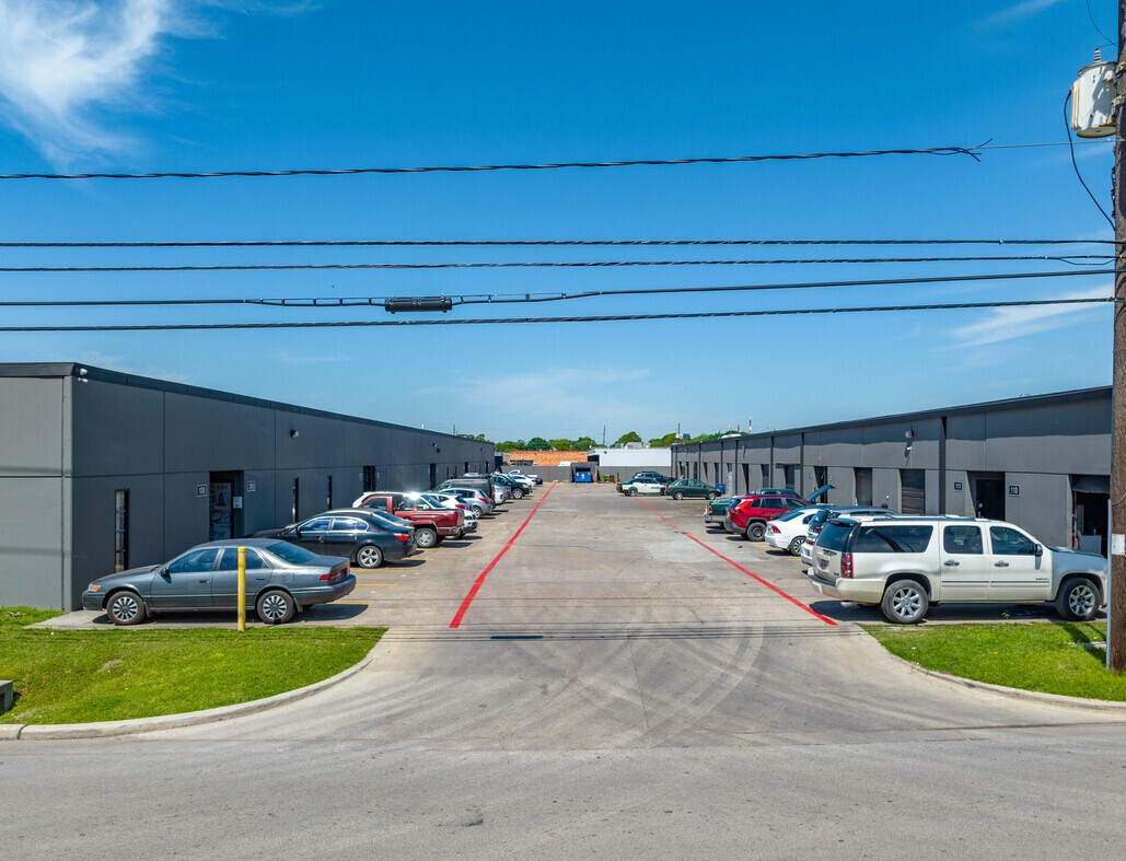 Rampart Business Park - Houston, TX - BaySpace